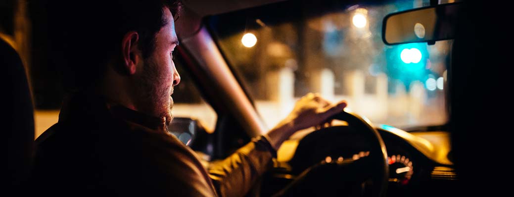7 Tips to Avoid Light Glare While Driving at Night | Farm Bureau ...