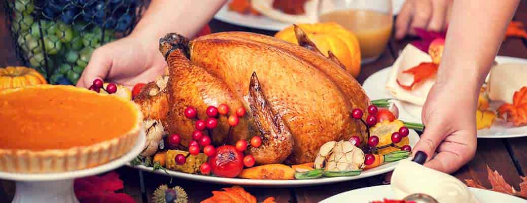 How to Host Thanksgiving: 6 Tips to Master Turkey Day | Farm Bureau ...