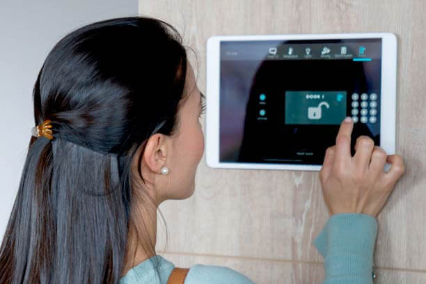 The 6 Best Home Security Apps for 2022 | Farm Bureau Financial Services