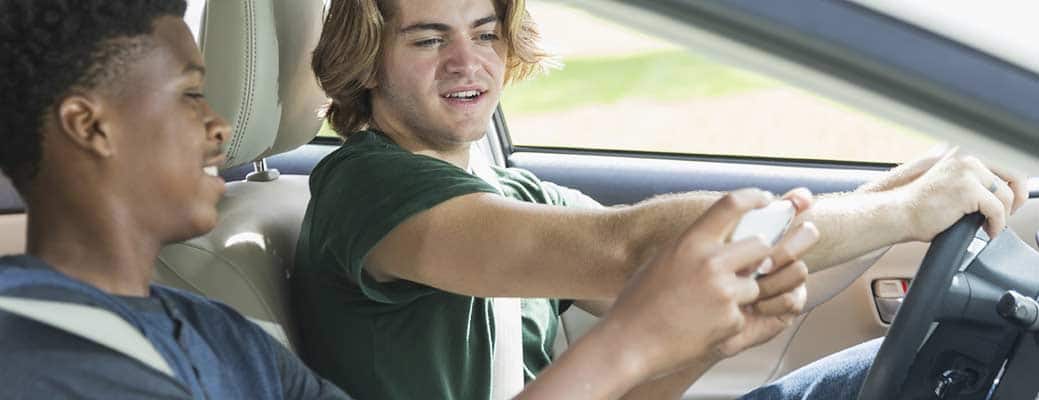 5 Safe Driving Apps to Minimize Distracted Driving | Farm Bureau ...