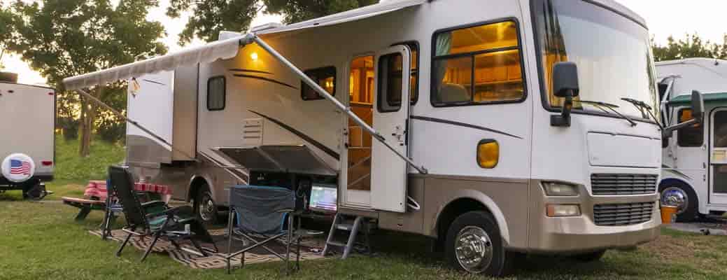 Driving an RV: 12 Safety Tips for New RV Owners | Farm Bureau Financial ...